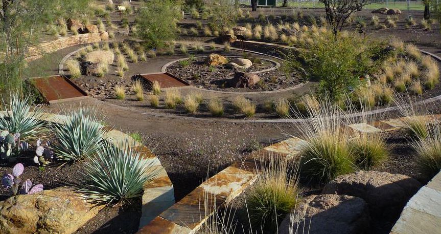 Low Maintenance Front Yard Ideas | American Stone